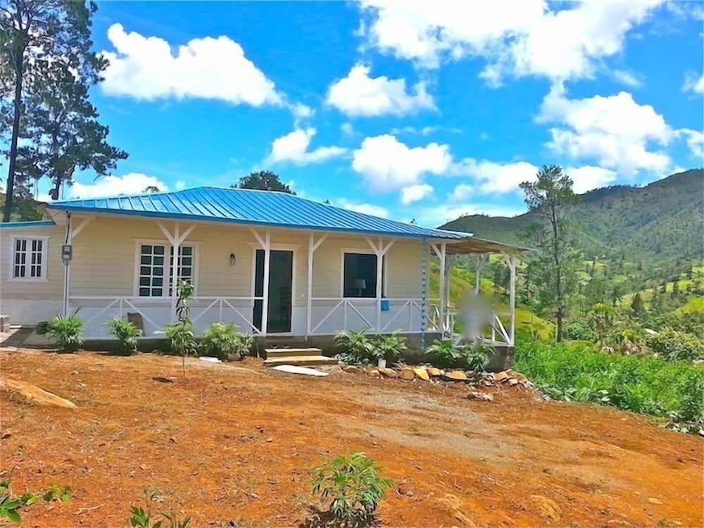 Mountain Cottage Located In Small Village 25 Min From San Jose De Ocoa - Dominica