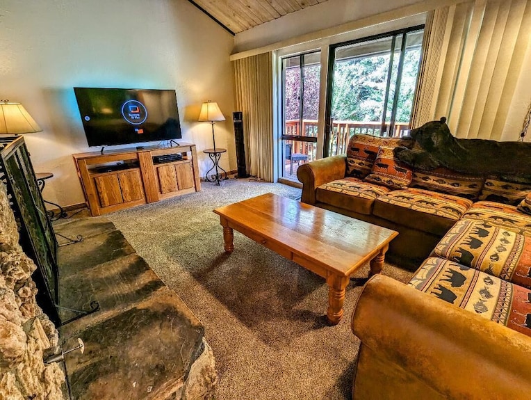 Stress-free With Private Spa Townhouse At The Base Of Snow Summit Ski Resort! - Big Bear Lake, CA