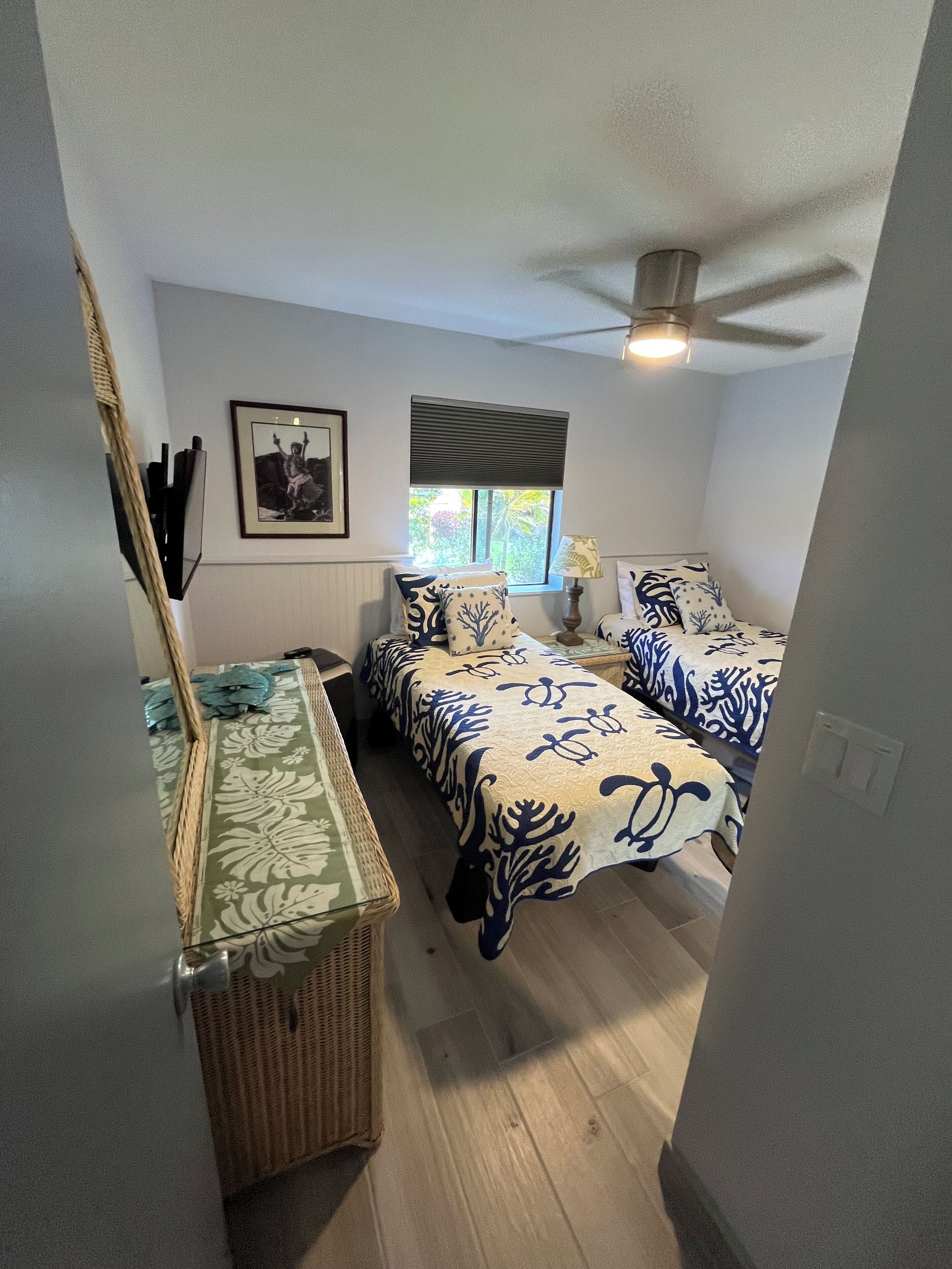 2025 Remodel Condo Across The Street From South Maui World Class Beaches. - Kihei, HI