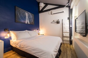 Quarto casal standard | Individualmente mobiliados, cortinas blackout, Wi-Fi de cortesia