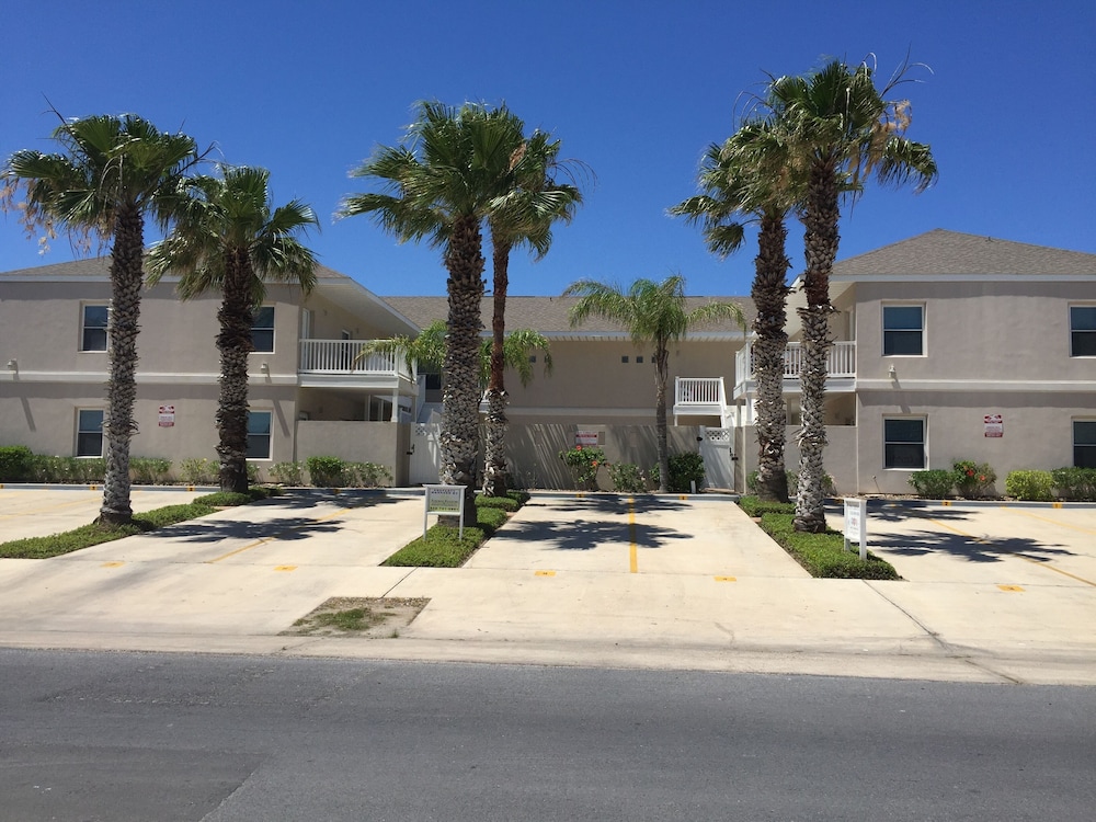 Beautiful, Relaxing Condo And Steps Away To The Beautiful Padre Island Beaches - South Padre Island, TX