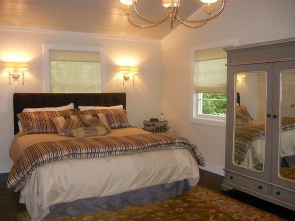 Foxdale Cottage - Beautifully Renovated & Well Appointed - Highlands, NC