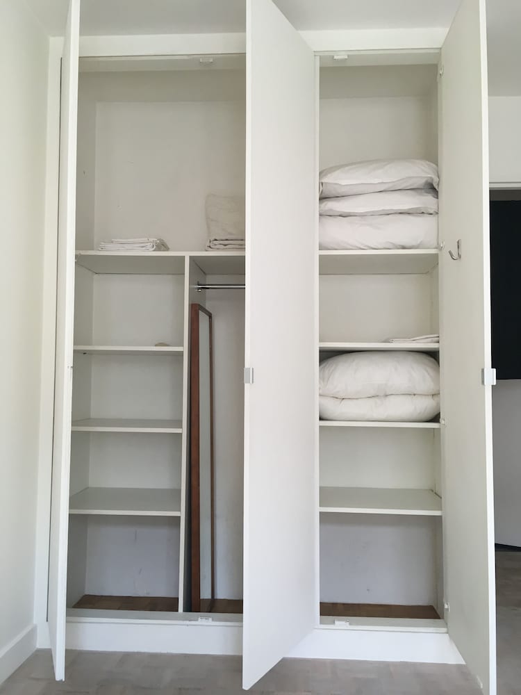 Two-room Apartment With Balcony At The Foot Of Montmartre - Paris
