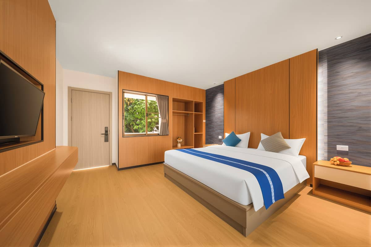 Quarto casal sênior | Roupas de cama premium, camas com colchões pillow-top