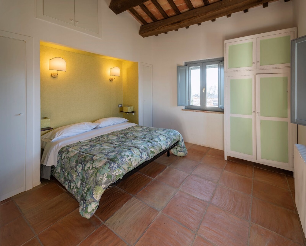 Guided E-bike Tours (1h Sea Or Mountain) With Restaurant Available At Stay - Marche