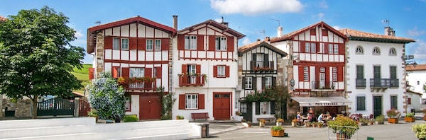 Elegant Retro Residence At The Foot Of The Pyrenees, Near Aspe \/ Ossau, Wifi - La Pierre Saint Martin