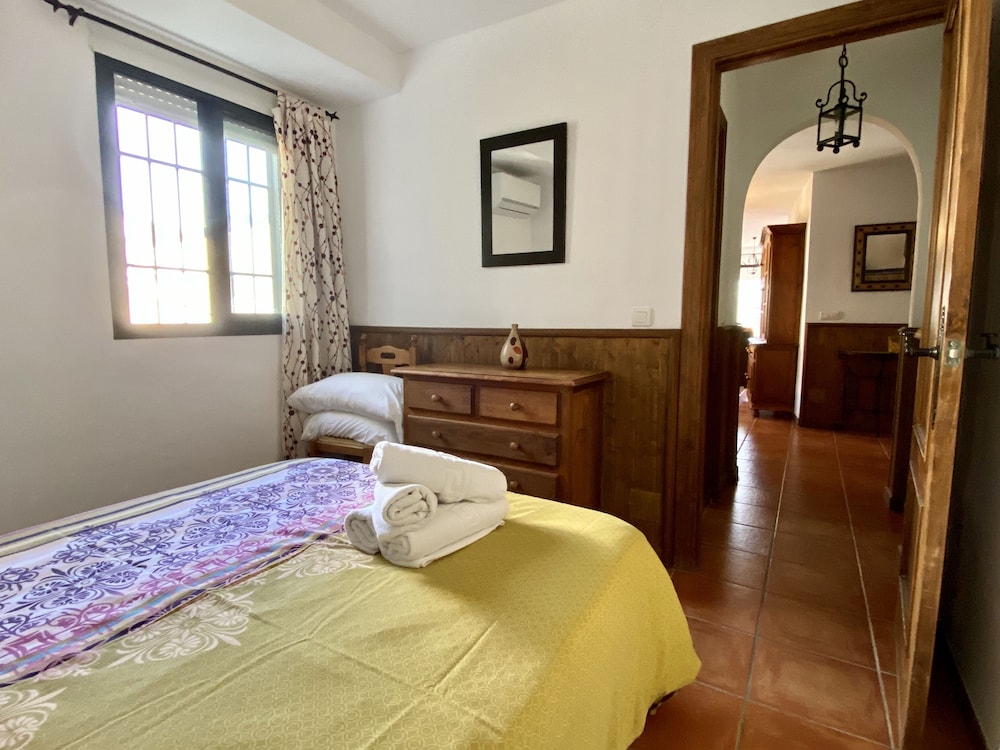 <Br>spacious Apartment With Terrace And Stunning Views<br><br>apartamento Axarquia 1-2 - Torrox
