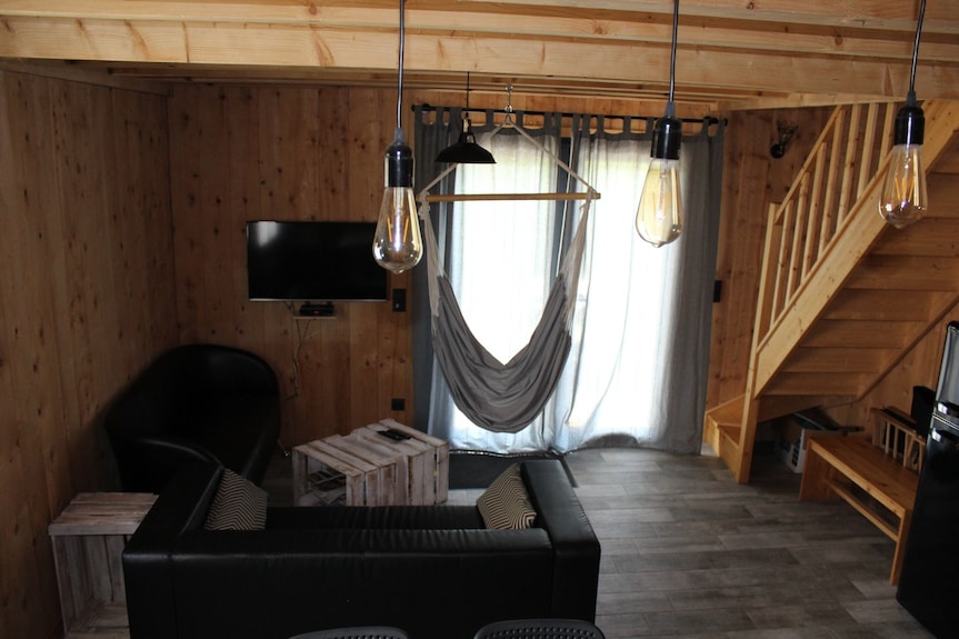 Chalet "Le Suc" Bouw 2017, Gratis Wifi, Verwarming Inbegrepen - Murol