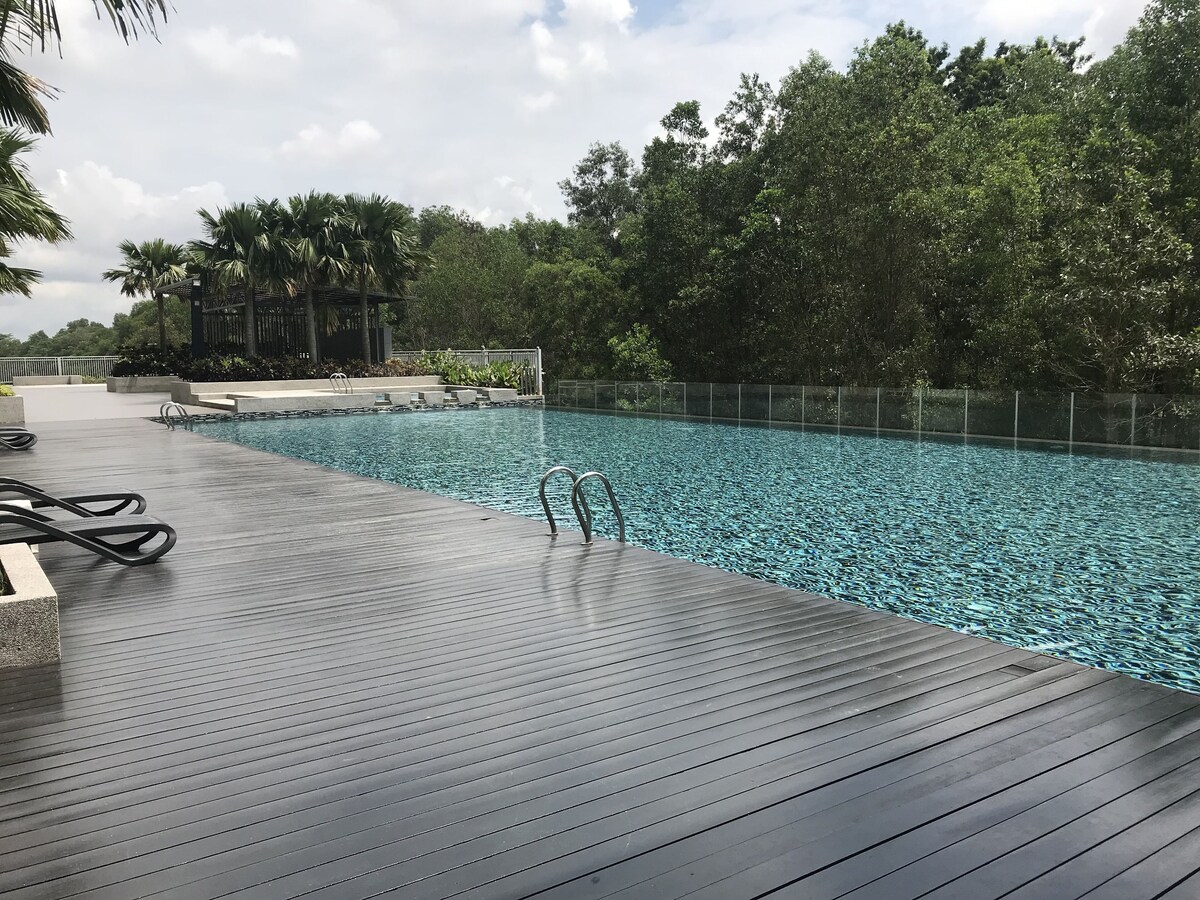 Alita Homes 6-8 Pax @ Sky Loft AEON Bt Indah, LEGOLAND + WIFI + CABLE ...