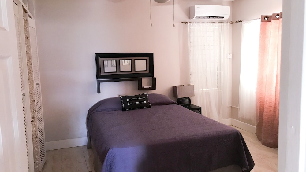 Lion Hide Villa: Yellow Door Apartment, 2 Dormitorios Grandes - Montego Bay