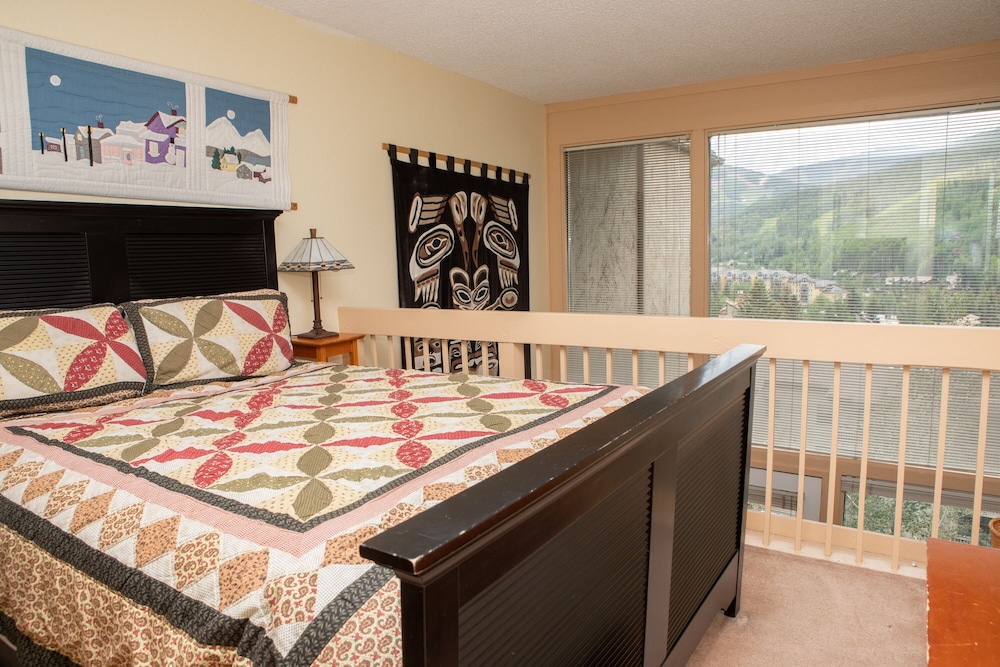 Light, Bright, Mountain Views, Just Steps To Complimentary Shuttle - Vail, CO