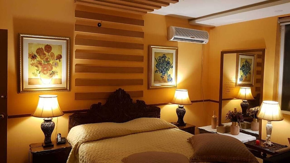 Oriental Room And Stately Mansion Room Center In Lahore - Lahore