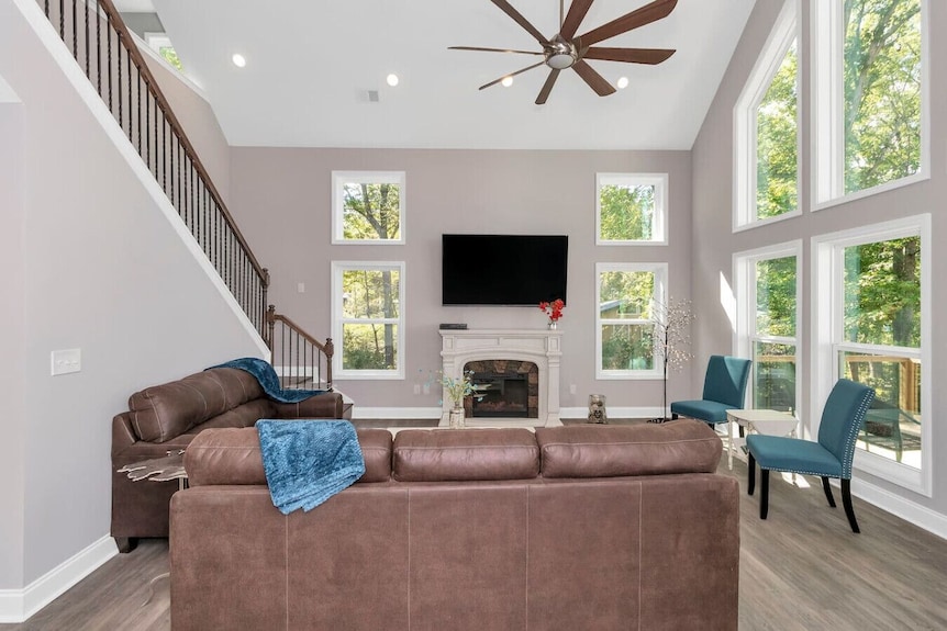 Majestic Lakefront Home On Beautiful Lake Martin! - Lake Martin, Dadeville