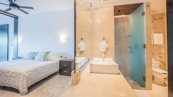 Apartamento conforto, 1 quarto | Banheiro | Chuveiro, chuveiro com efeito de chuva, produtos de toalete grátis