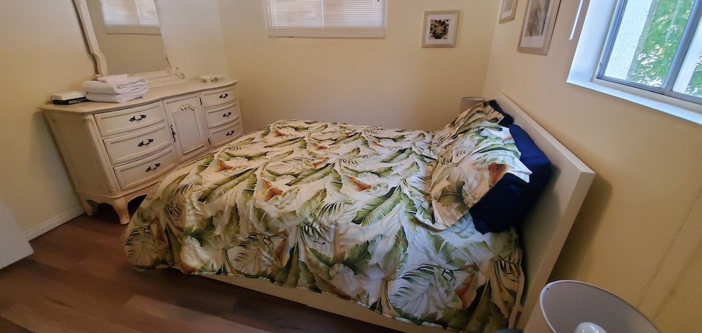 3 Recámaras, Casa De Vecindario Con 2 Baños Con Enorme Patio Privado - Page, AZ