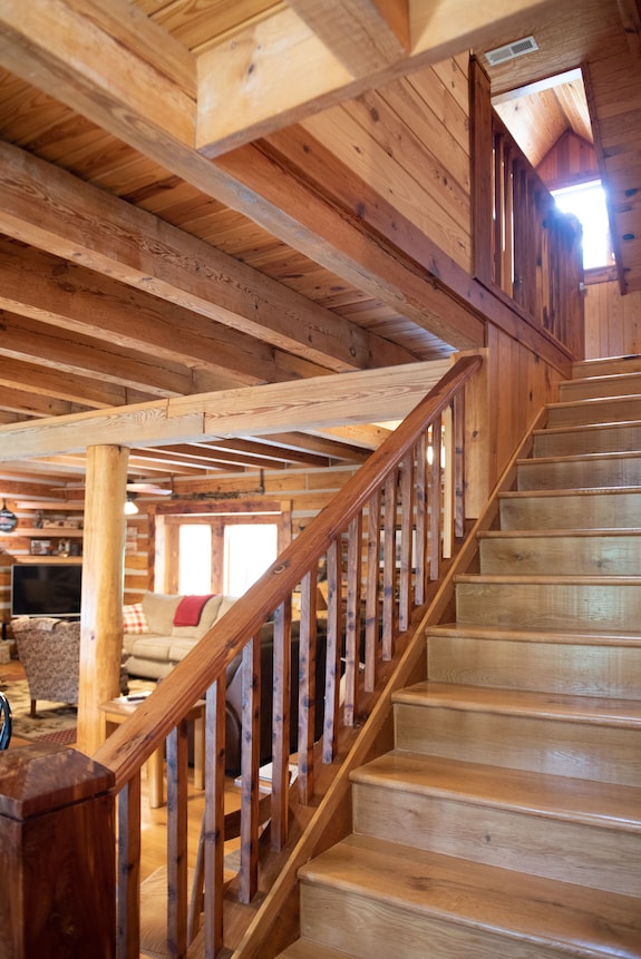 Log Lodge Surplombant Le Lac Avec Vue Sur La Montagne - Virginie