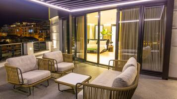 Suite-Estúdio Royal, vista para o lago | Terraço/pátio interior