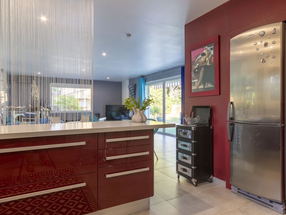 Un Petit Coin De Paradis By Interhome - Avignon