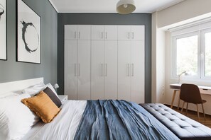 Apartamento | 2 quartos, escrivaninha, espaço de trabalho para notebook