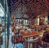 2 restaurantes: opção de café da manhã, almoço e jantar