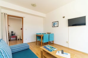 Apartamento (Apartments Princ Hrvoje- One-Bedroom ) | Sala | Televisor 