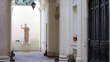 Entrada (vista interior)