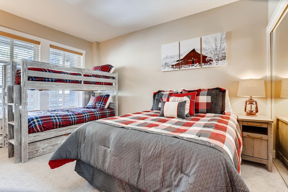 New Listing Steps From The Lifts, Multiple Hot Tubs/play Pool - Copper Mountain, CO