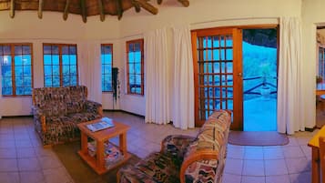 Quarto Duplo Lua de Mel | Sala de estar | TV de ecrã plano