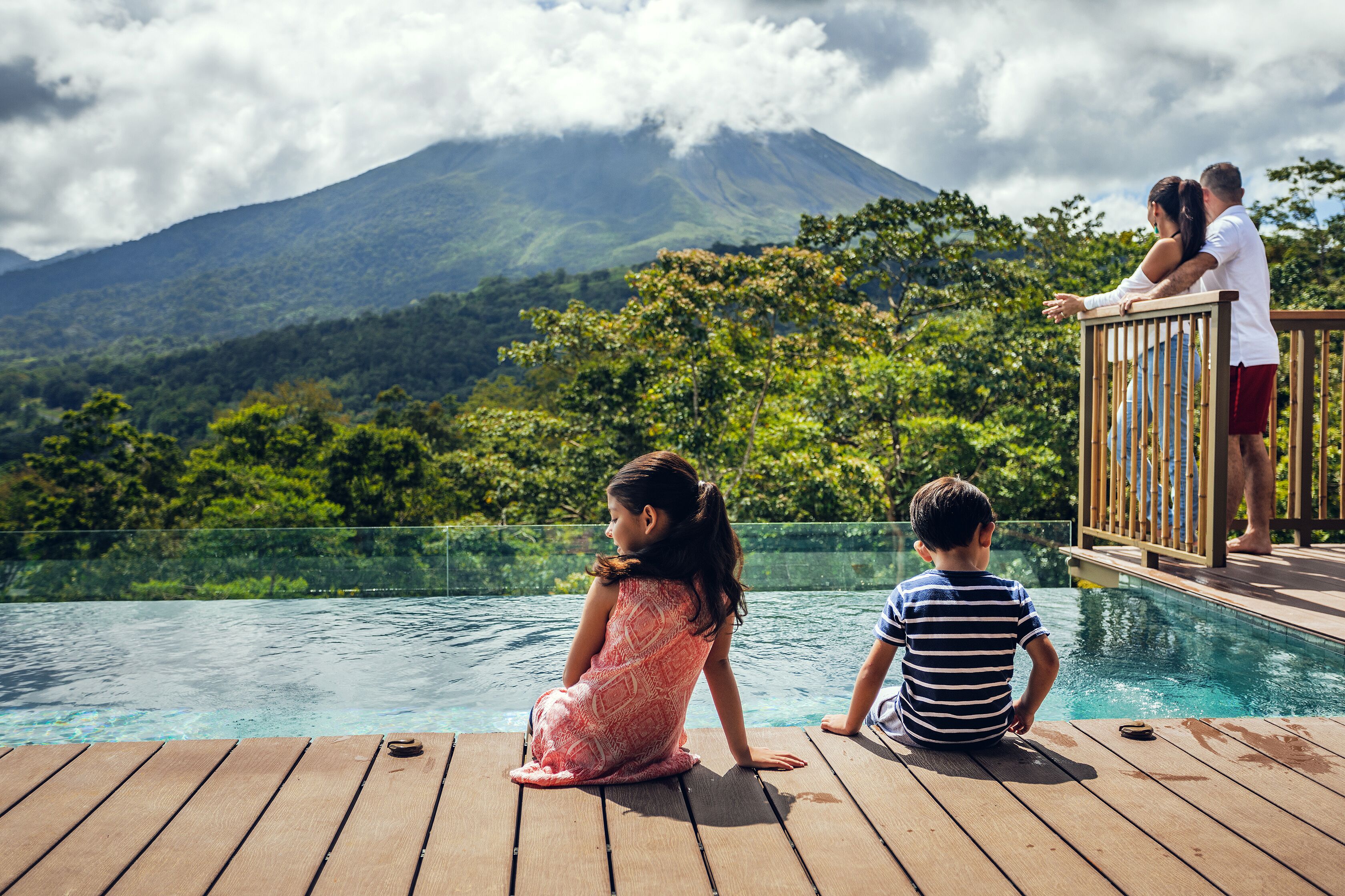 Nayara Family Tent | Roupas de cama premium, edredons de pluma, frigobar, cofres nos quartos