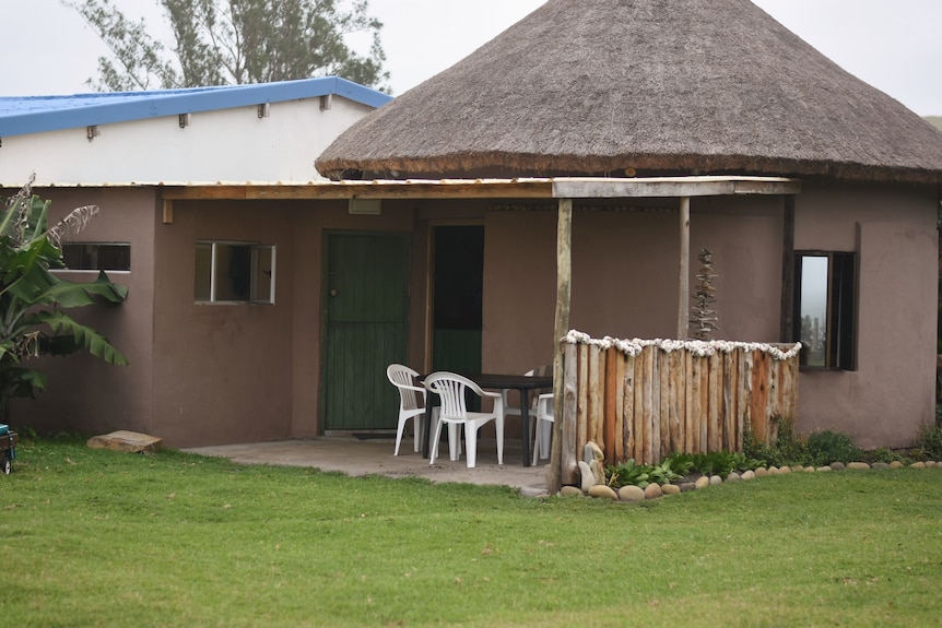 Cottage 'On The Beach'....watch The Waves....from Your Bed! - Western Cape