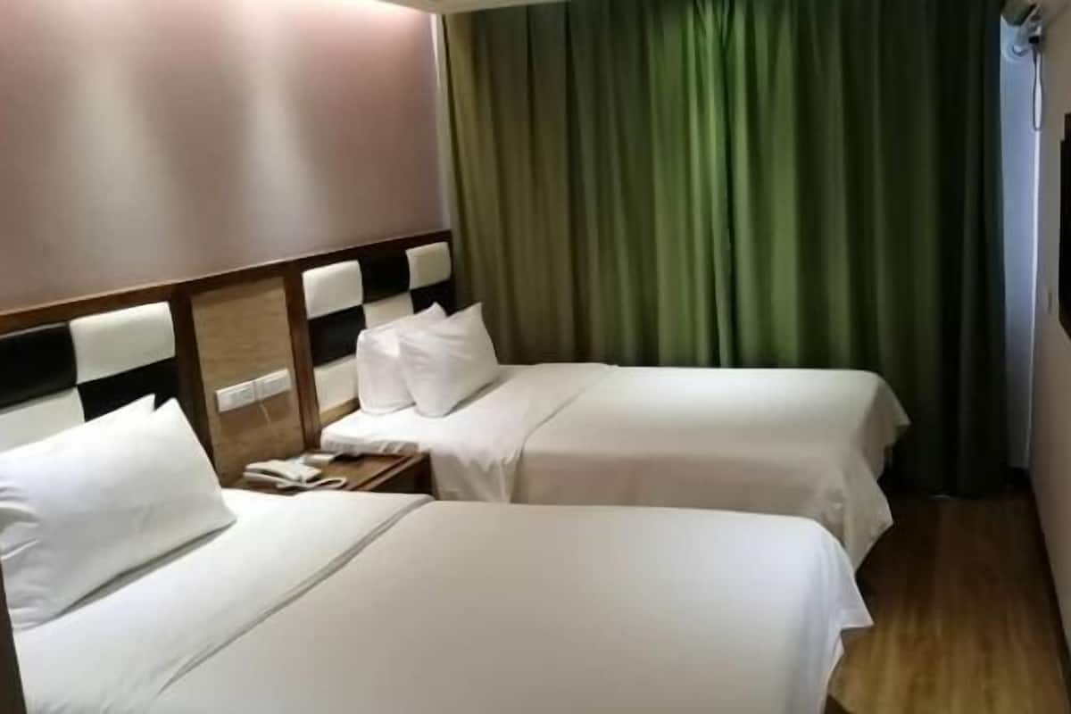 Quarto duplo | Cortinas blackout, Wi-Fi de cortesia, roupa de cama
