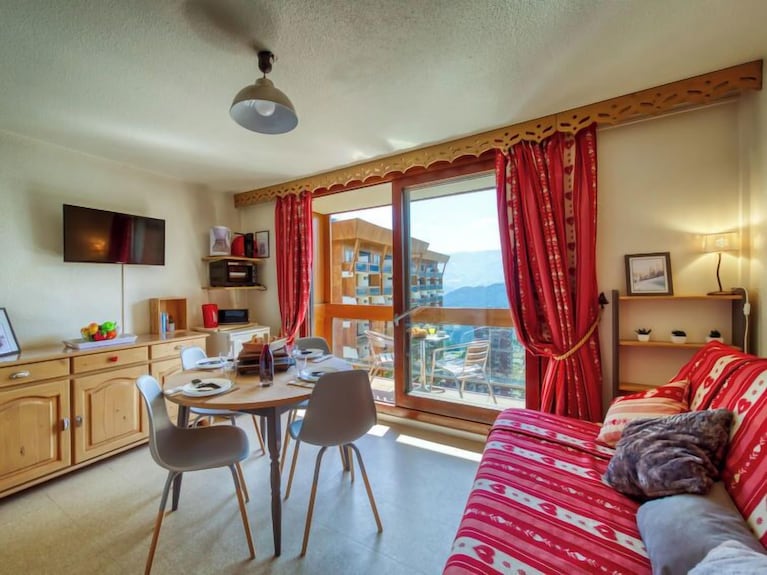 Vostok Zodiaque By Interhome - Le Corbier