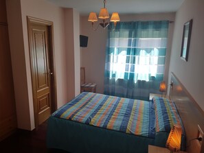 Quarto casal ou duplo | Wi-Fi de cortesia, roupa de cama