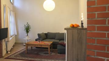 Apartamento, 1 quarto, no piso térreo | Área de estar | TV LED