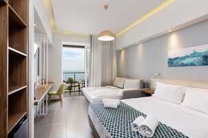 Superior Room with Sea View | Vista da sacada