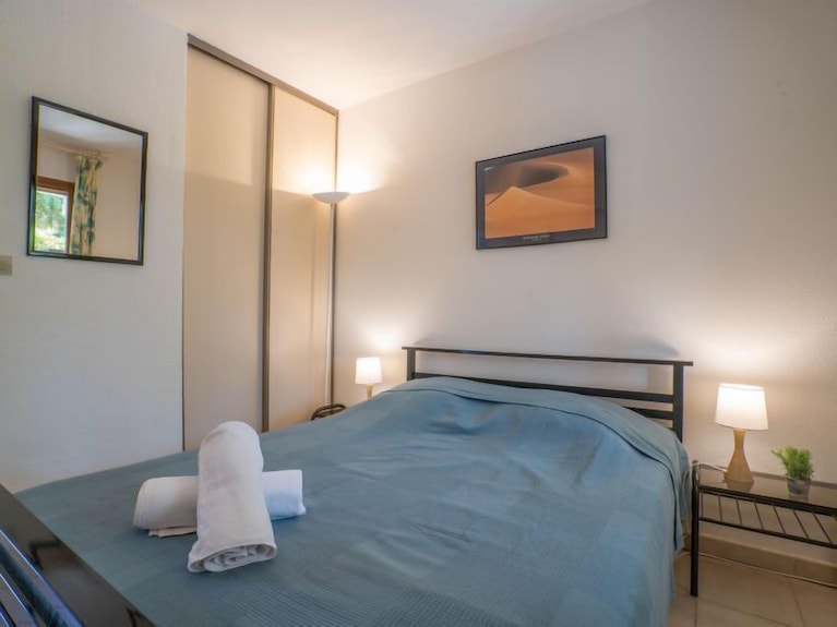 Le Mas Des Calanques By Interhome - Fréjus