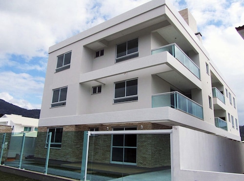 Apartamento Com 3 Quartos Em Palmas/sc - Governador Celso Ramos