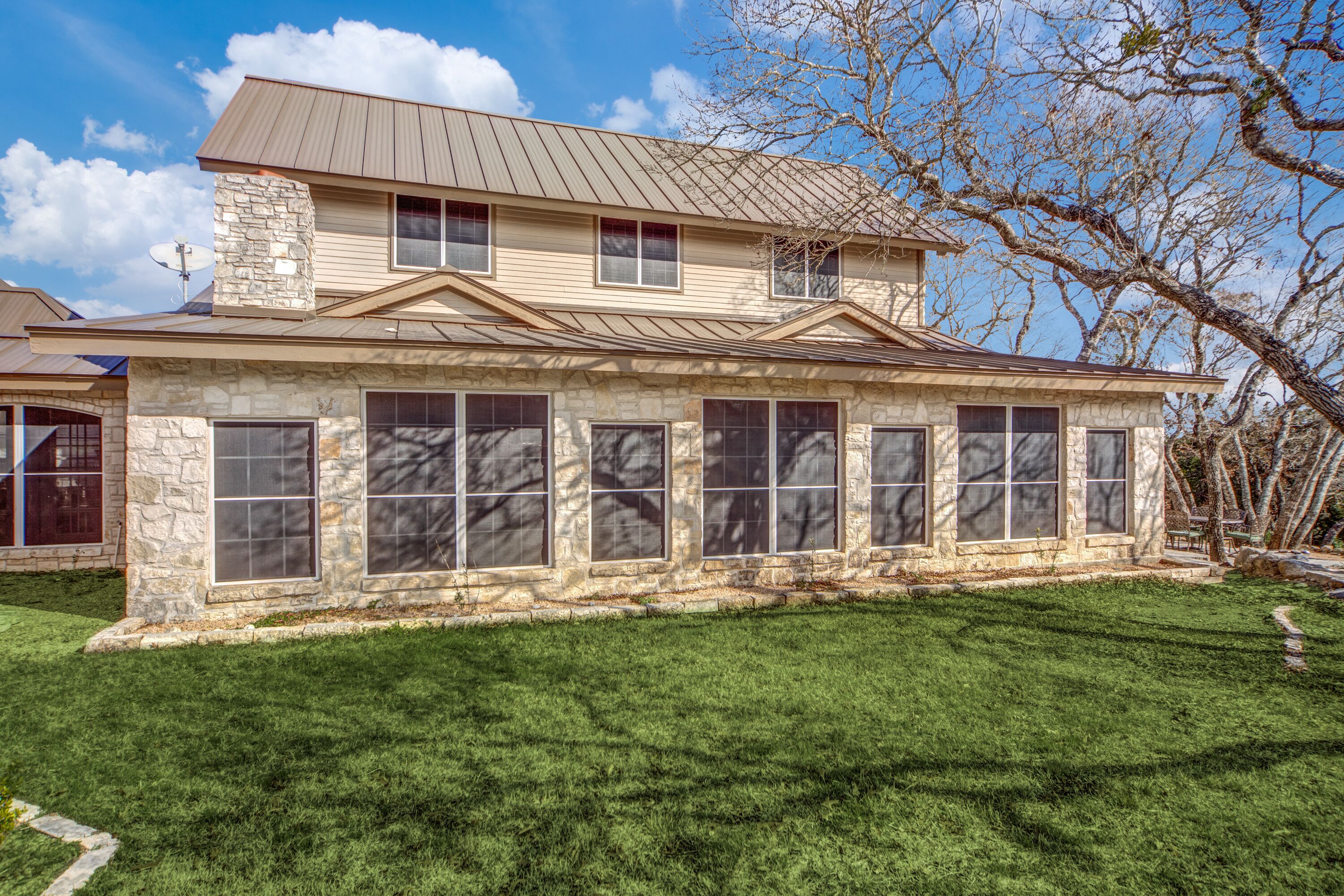 Poco Loco Ranch on the Guadalupe River-Tubing, Game Room, Pool, and ...