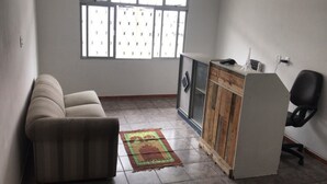 Dormitório compartilhado econômico | Área de estar