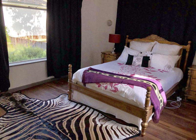 Home In The Winelands On An Equestrian Estate Filled With Tranquil Hours - Paarl