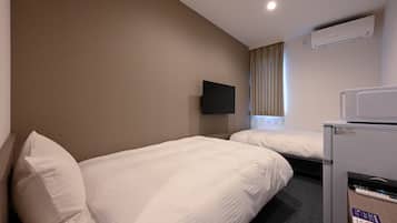 Quarto Twin Standard, não fumadores (check-in is not available after 11PM) | Wi-fi grátis, roupa de cama fornecida