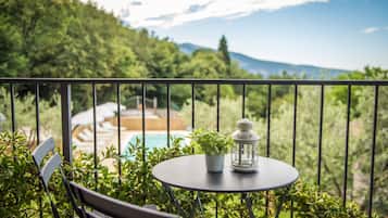 Quarto Duplo, vista para o lago (Glicine) | Varanda