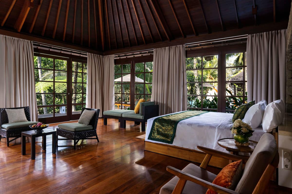 Frigobar, cofres nos quartos, Wi-Fi de cortesia, roupa de cama