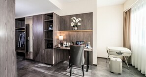 Junior Suite | Cofre com capacidade para portátil, secretária 