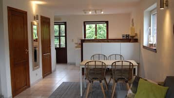 Apartamento Standard, 2 quartos | Sala de jantar