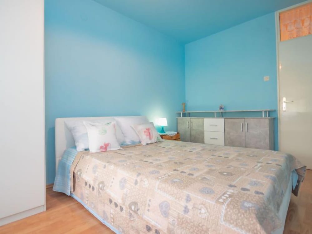 Martinović By Interhome - Pula