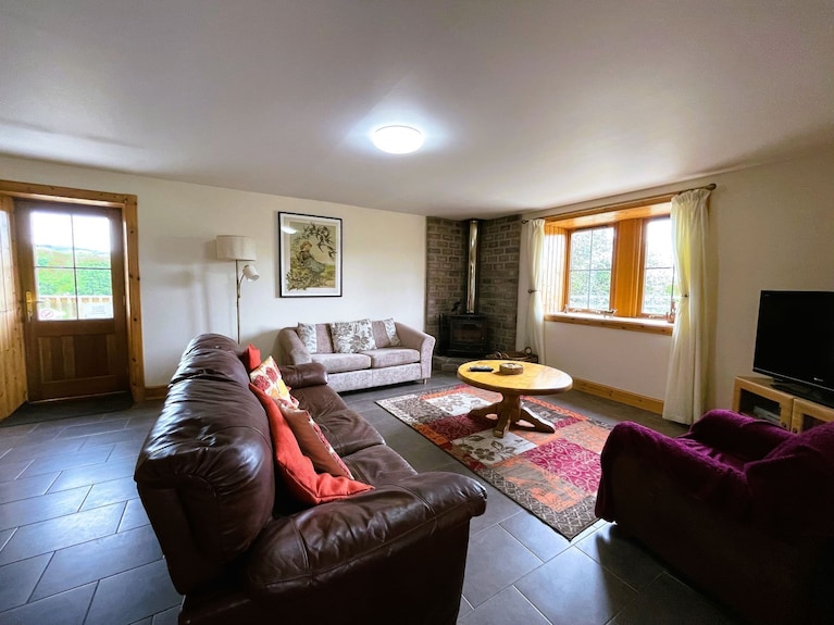 Two Bedroom Large Family Cottage, Sleeps Up To Seven,and Has Outdoor Dining. - Aberdeenshire