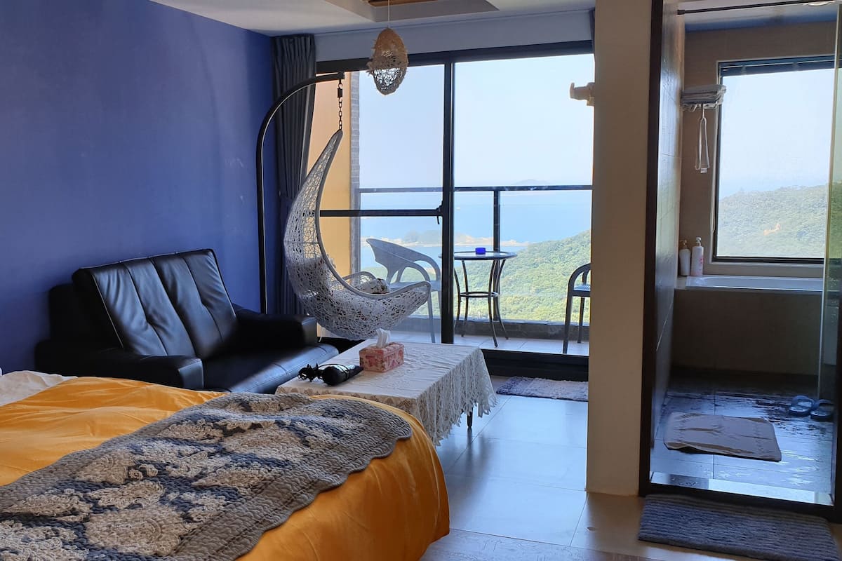 Quarto casal, vista para o oceano | Escrivaninha, cortinas blackout, Wi-Fi de cortesia, roupa de cama