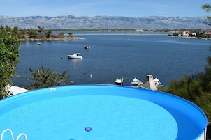 Piscina exterior sazonal