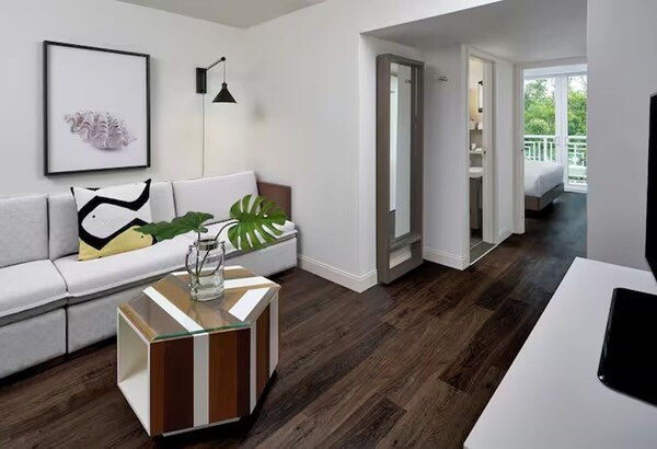 Beach Vacay Starts Here! Pool, Beach Access, Pet-friendly - Key Largo, FL